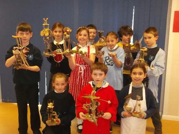 Kingsbridge Primary pupils create natural sculptures when artist visits ...