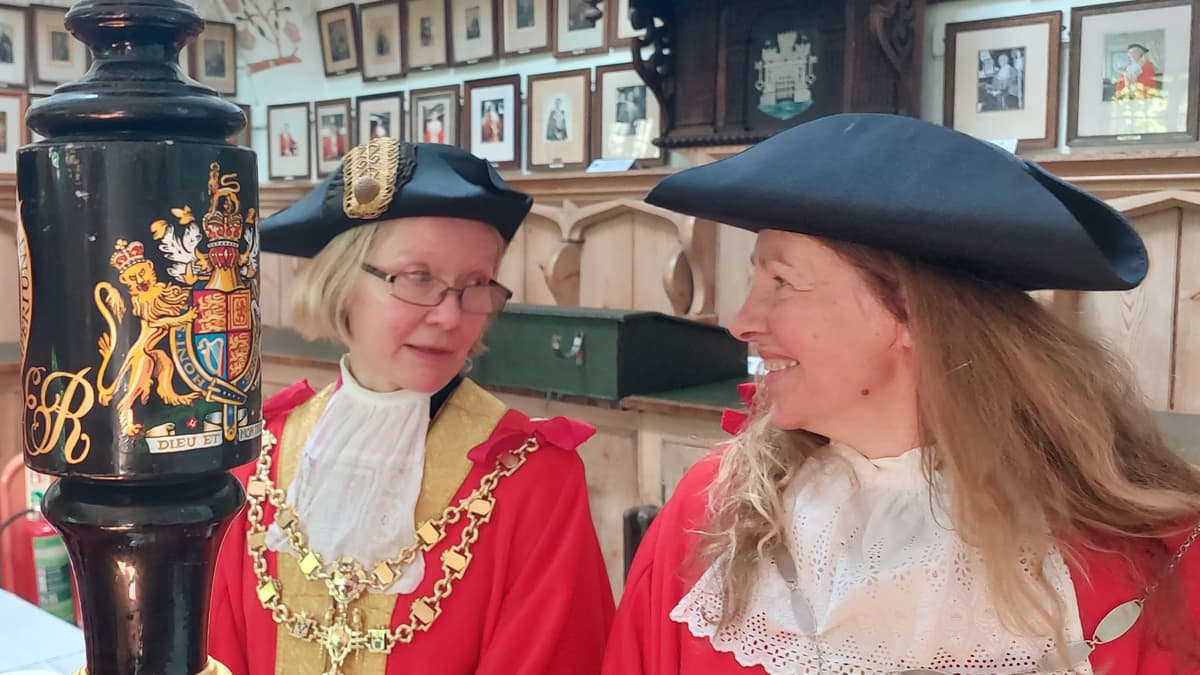 Traditional mayor-making ceremony returns to historic town | southhams ...