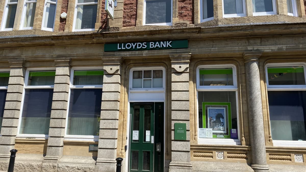 Lloyd's Bank Kingsbridge branch closes its doors | southhams-today.co.uk