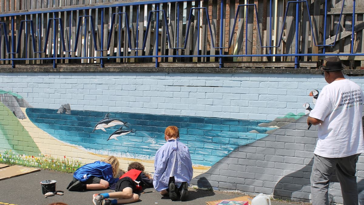 Harbertonford Primary unveils playground mural | southhams-today.co.uk