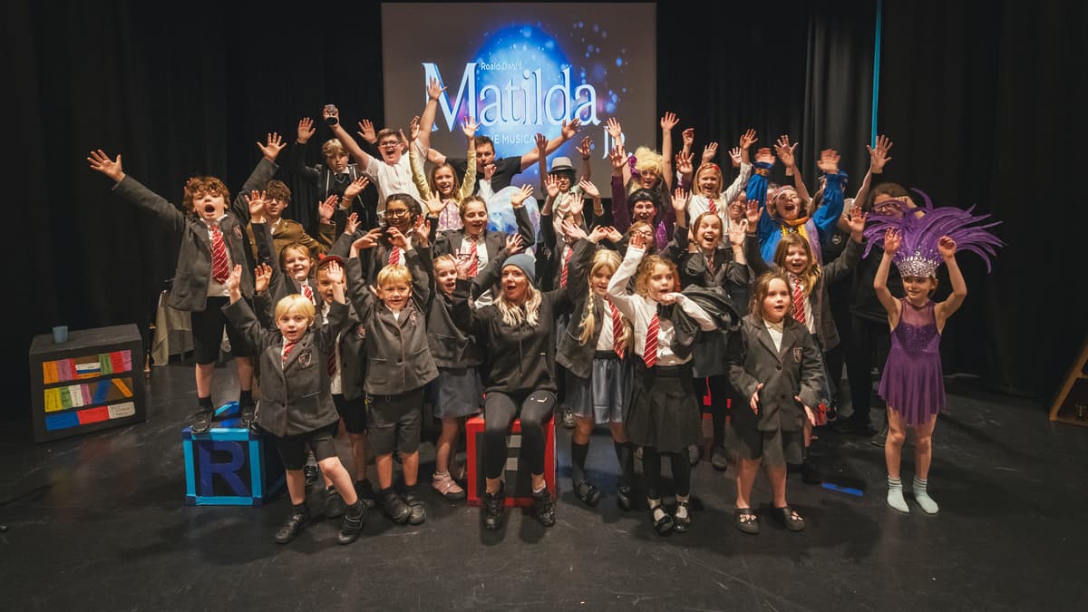 Matilda Jr the musical | review by Nigel Pound | southhams-today.co.uk