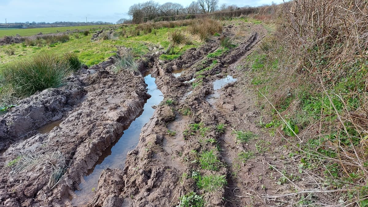 Farms warned on water use legality | southhams-today.co.uk