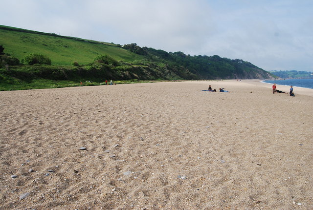 Second suspected bomb found on beach | southhams-today.co.uk