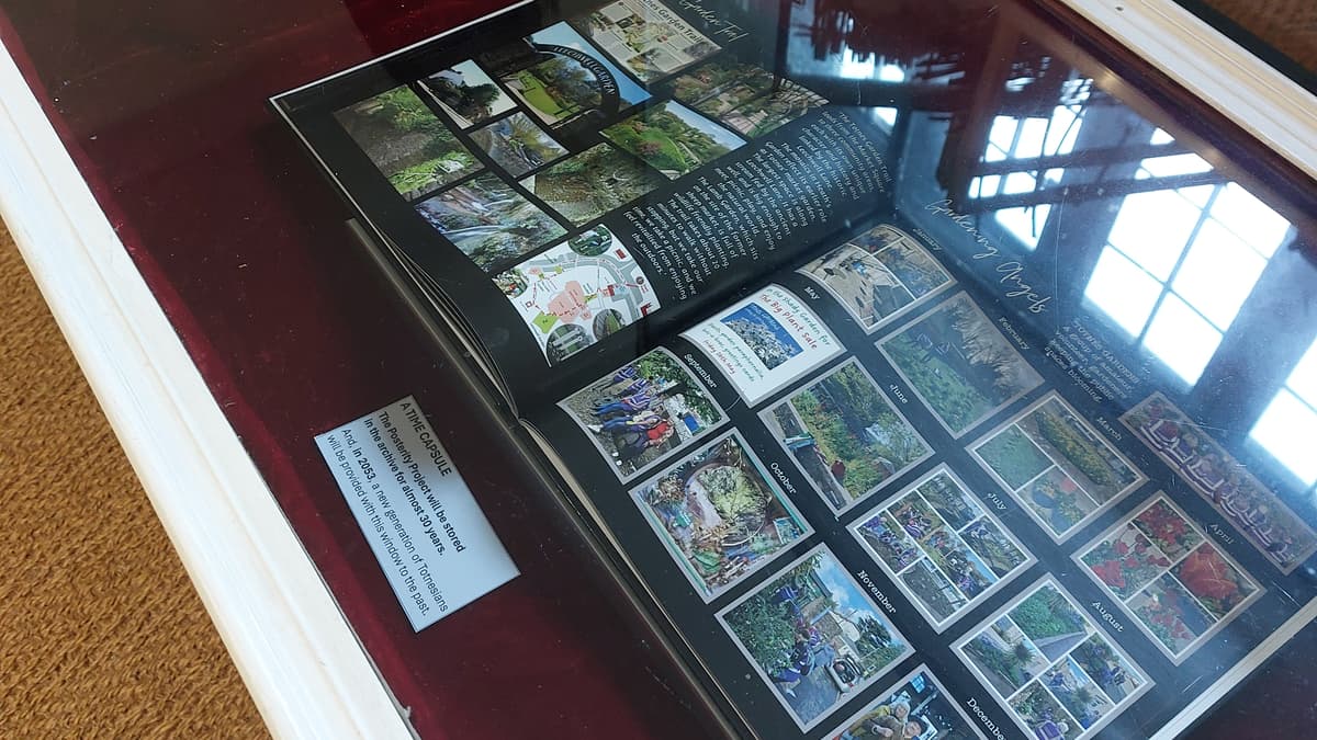 Totnes time capsule to be stored away | southhams-today.co.uk