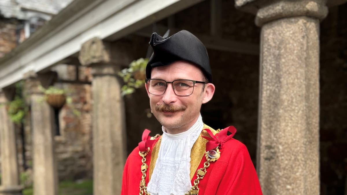 Meet new Totnes Mayor at Annual Town Meeting | southhams-today.co.uk