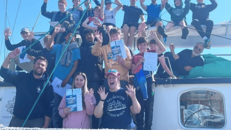 Dartmouth pupils build confidence and friendships at sea | southhams ...