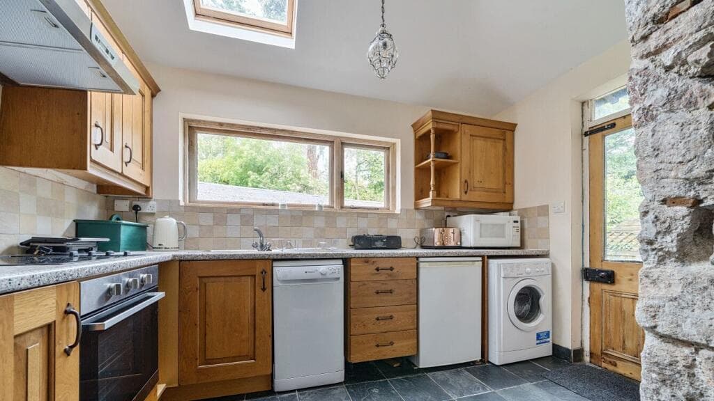 "Rustic charm" in character period cottage for sale | southhams-today.co.uk