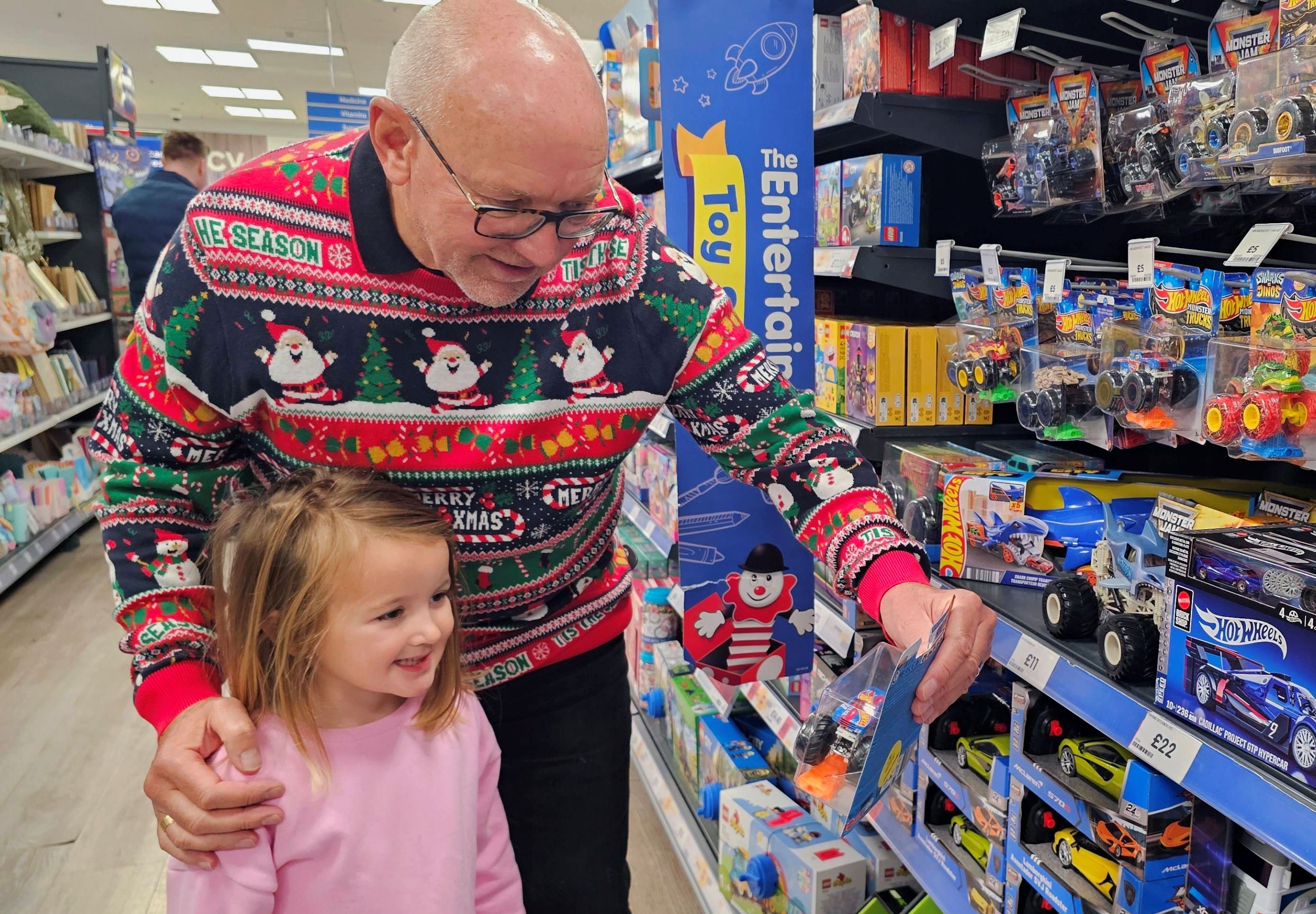 Tesco brings festive joy to Kingsbridge children | southhams-today.co.uk